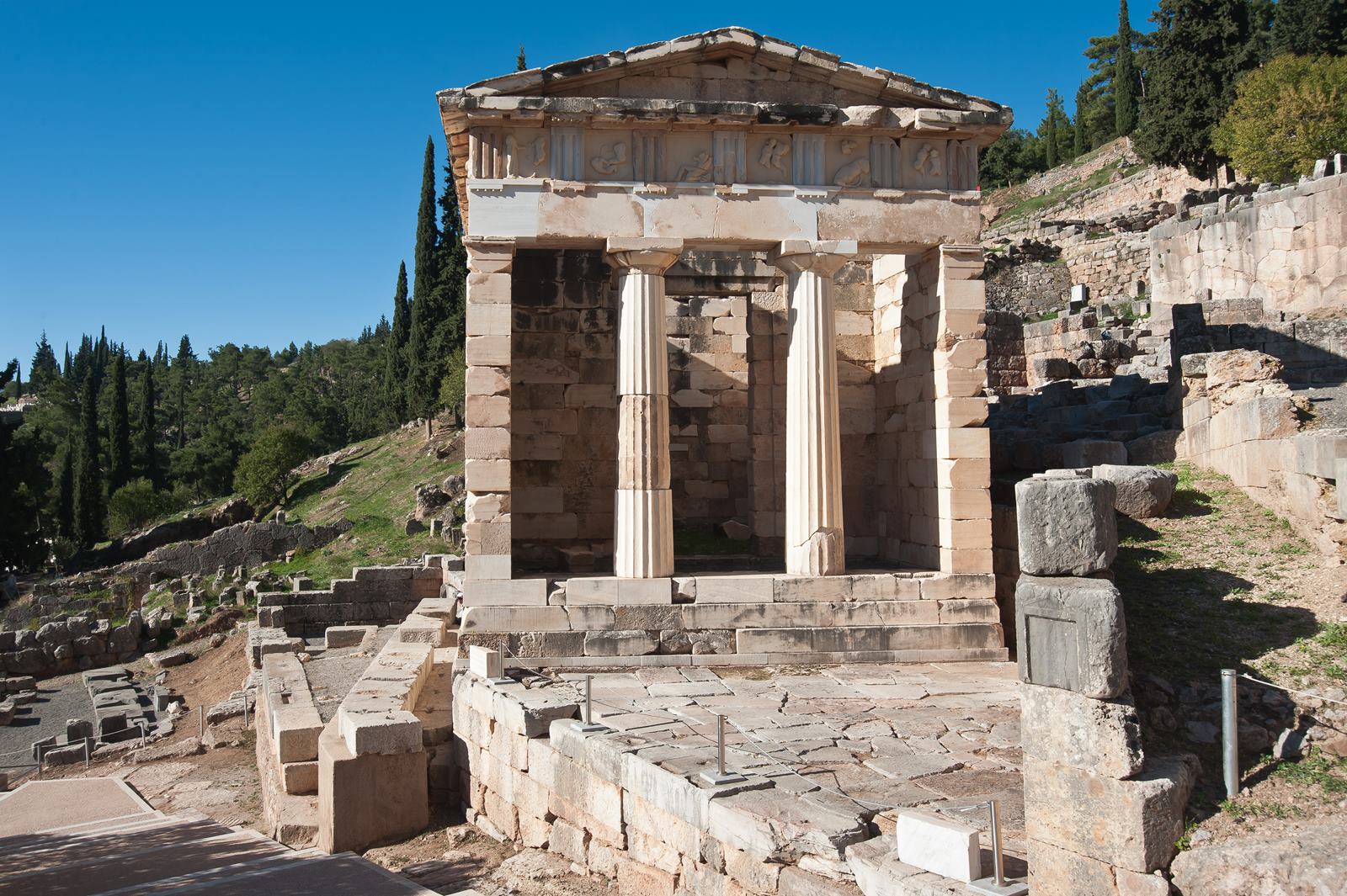 ΑΡΧΑΙΟΛΟΓΙΚΟΣ ΧΩΡΟΣ ΔΕΛΦΩΝ – Διαδρομή Φύσης και Πολιτισμού Στερεάς Ελλάδας